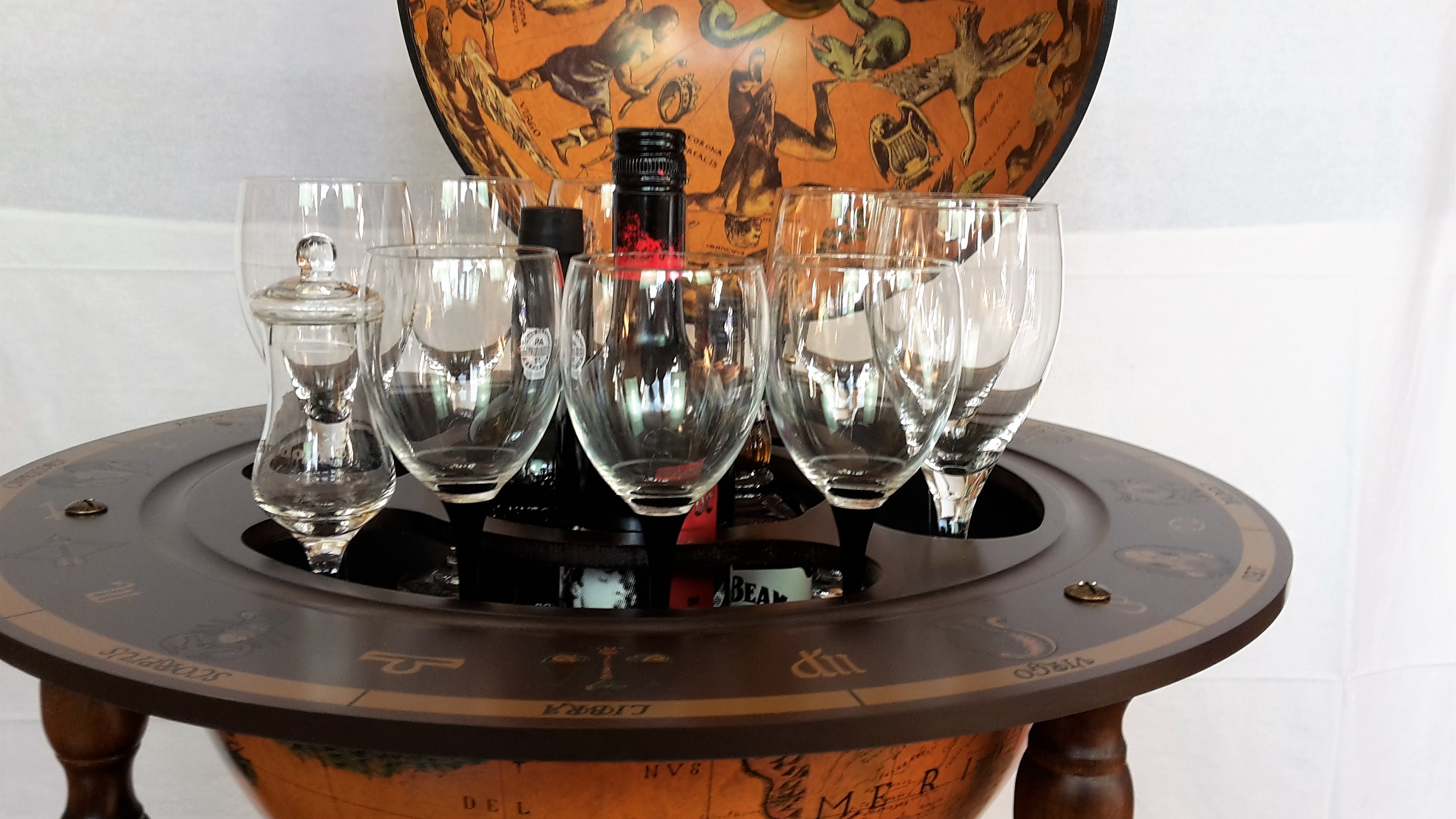 Globus Bar Minibar Enea Zoffoli Innenraum Flaschen Gläser Minibar ...